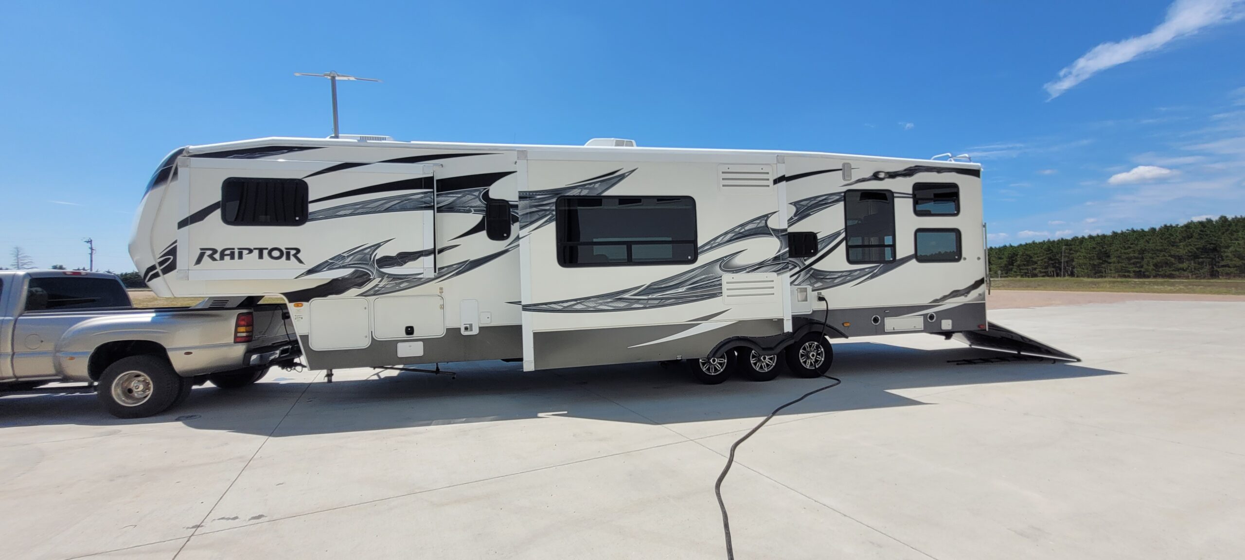 2012 KEYSTONE RAPTOR VELOCITY TOY HAULER - Friedrich’s Auto & Truck